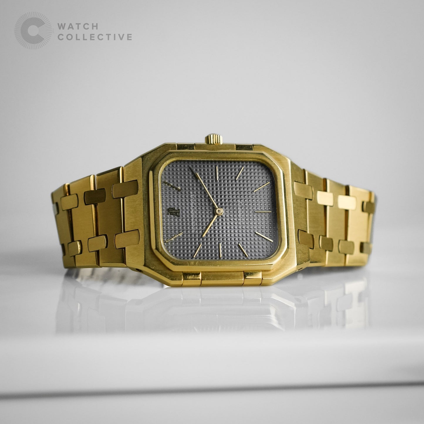 Audemars Piguet | Royal Oak Jumbo 18k yellow gold 32mm quartz 6005BA ...